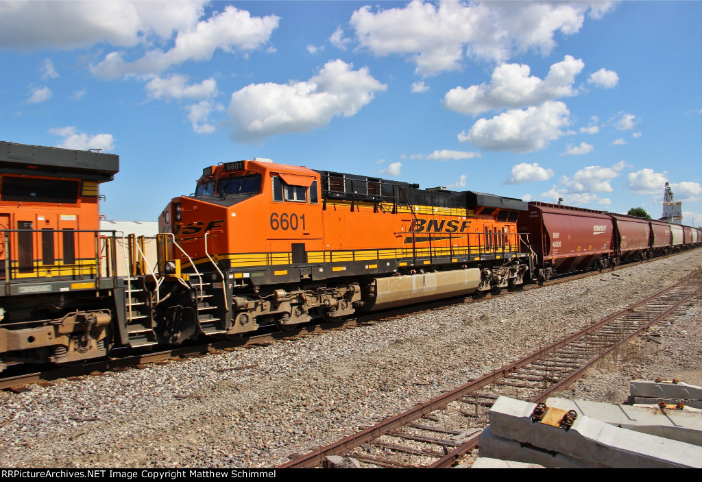 BNSF 6601